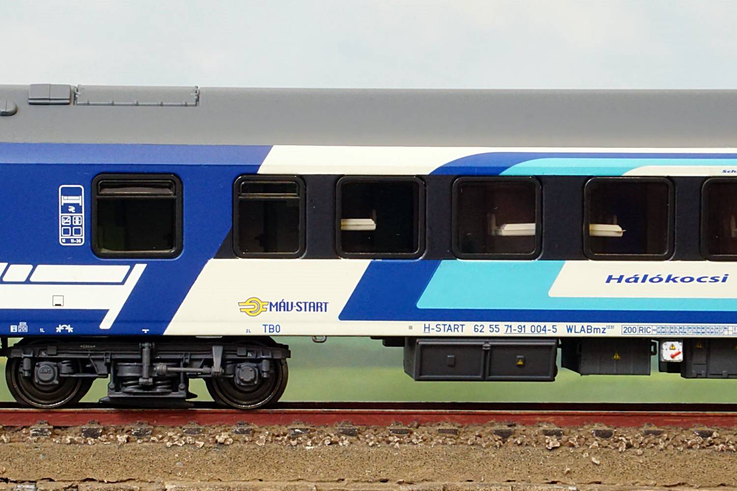 Set vagoane calatori LS Models 98027